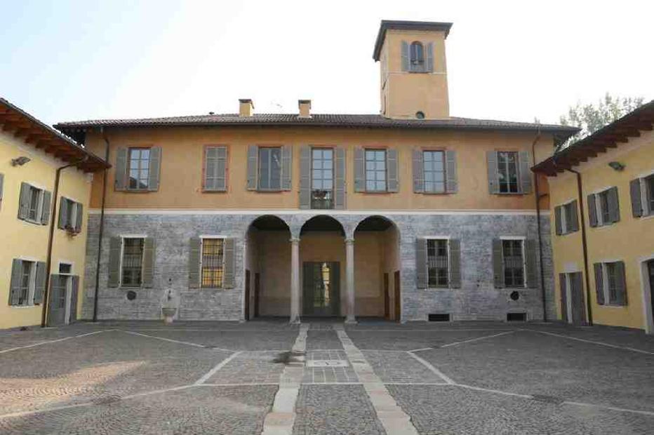 Villa Venino Villa / Palazzo